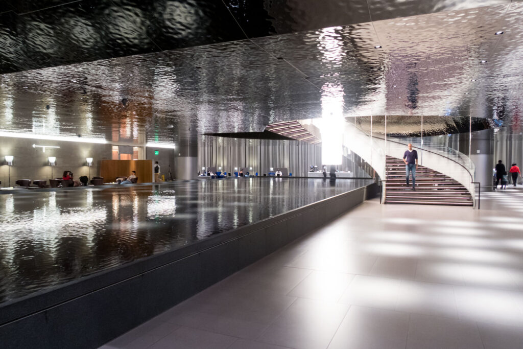 Review: Qatar Airways Al Mourjan Business Class Lounge at Doha Airport