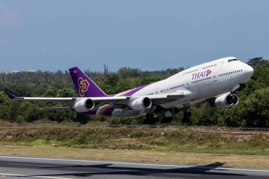 Airbus A380 vs. Boeing 747: The Ultimate Double-Decker Showdown