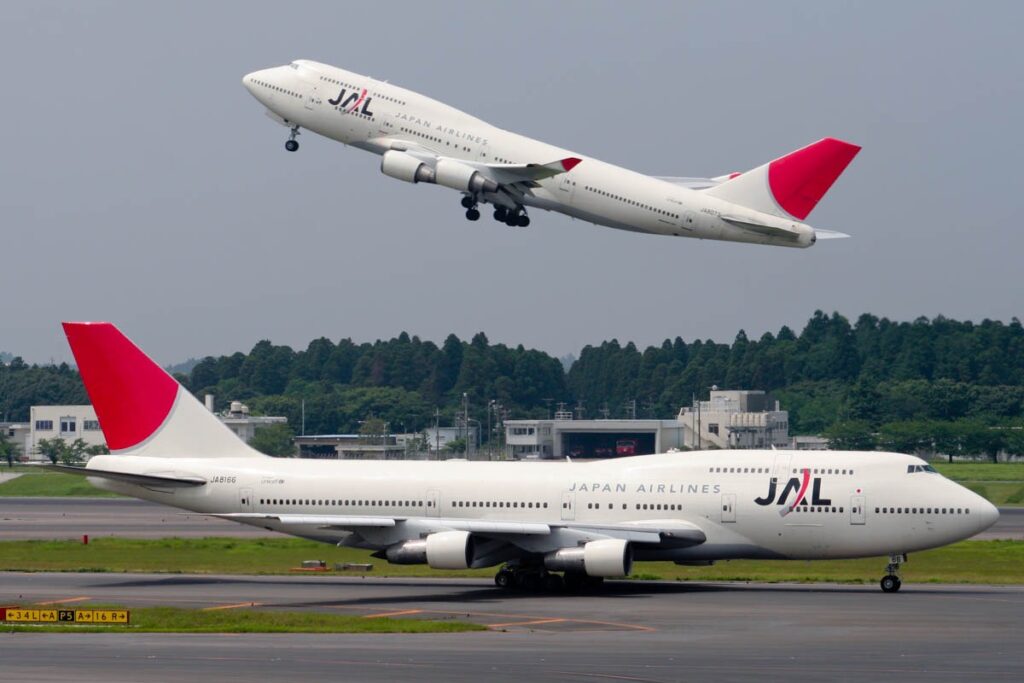Airbus A380 vs. Boeing 747: The Ultimate Double-Decker Showdown
