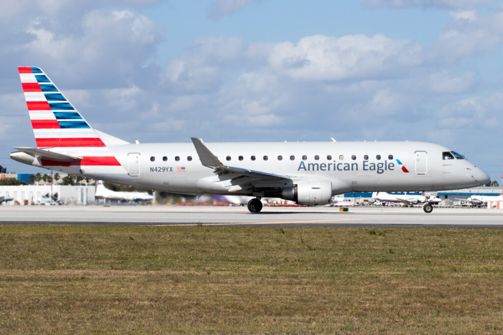 Embraer E170 vs. E175: A Side-by-Side Comparison - KN Aviation