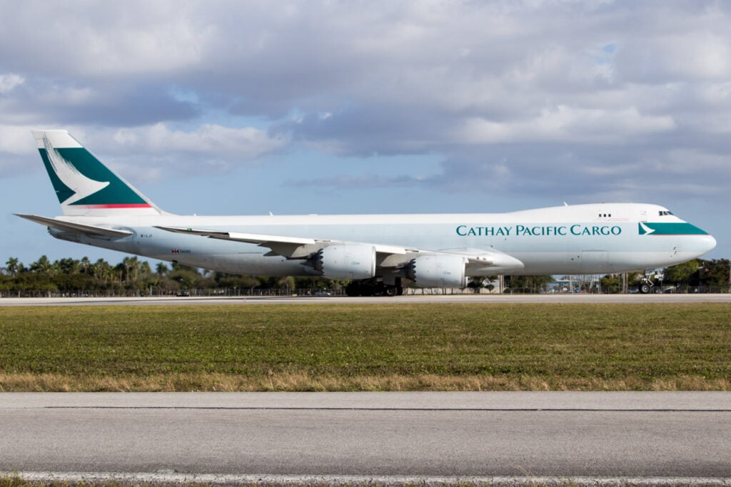 Boeing 747 vs. 777: How Do They Compare? - KN Aviation