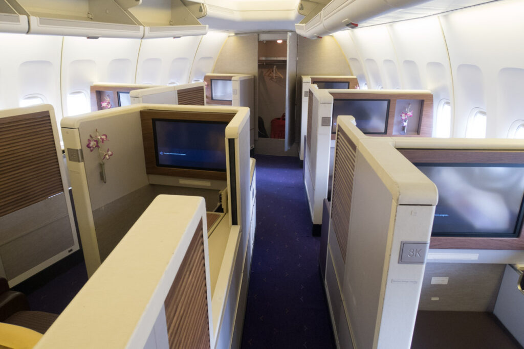 Boeing 747 vs. 777: How Do They Compare? - KN Aviation