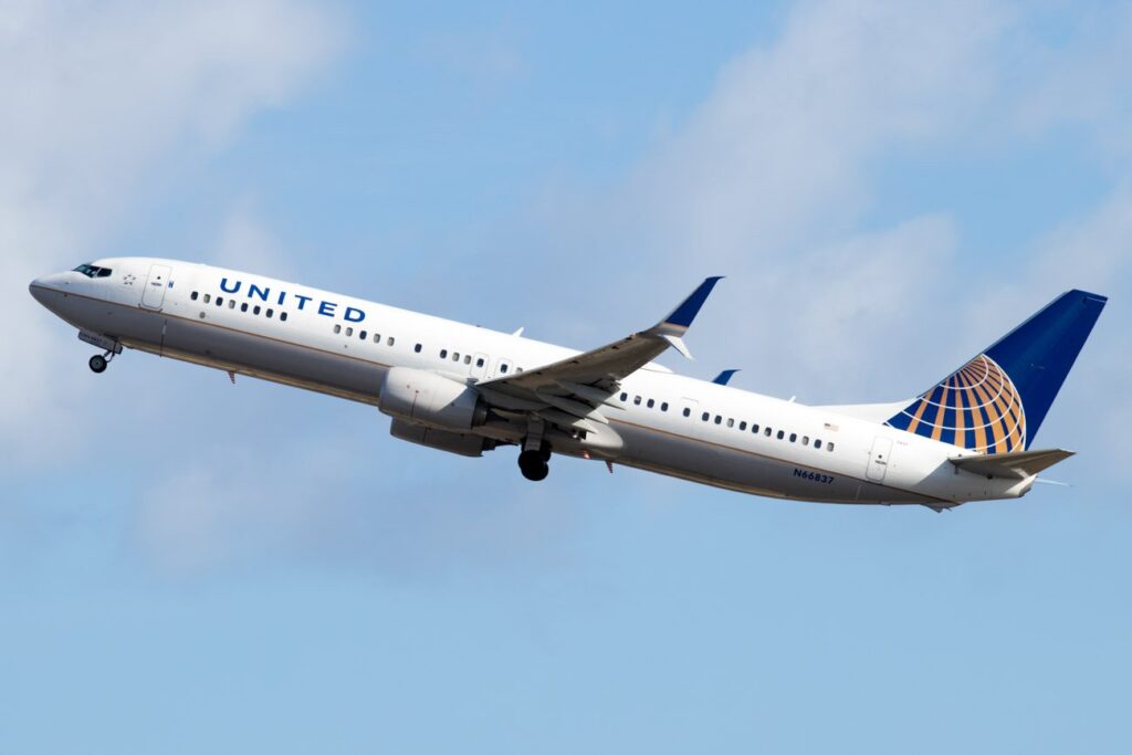 Boeing 737 vs. 757: How Do They Compare? - KN Aviation