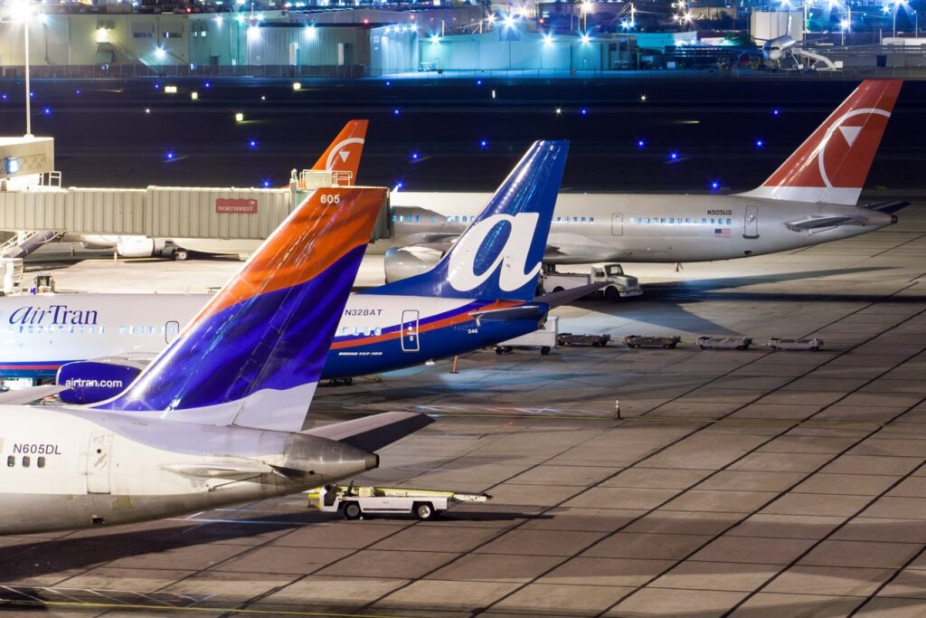 Boeing 737 vs. 757: How Do They Compare? - KN Aviation