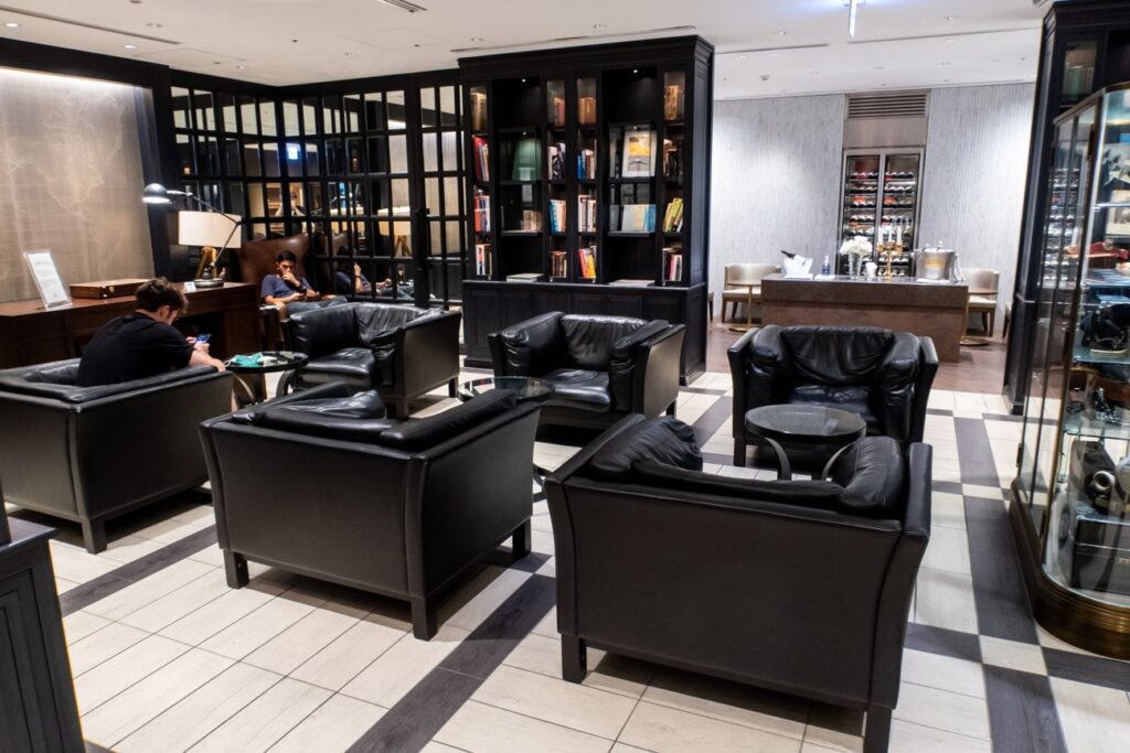 Review: JAL First Class Lounge at Tokyo Haneda Airport - KN Aviation