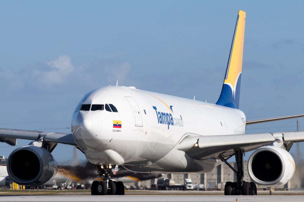 Airbus A330 vs. Boeing 787: How Do They Compare? - KN Aviation
