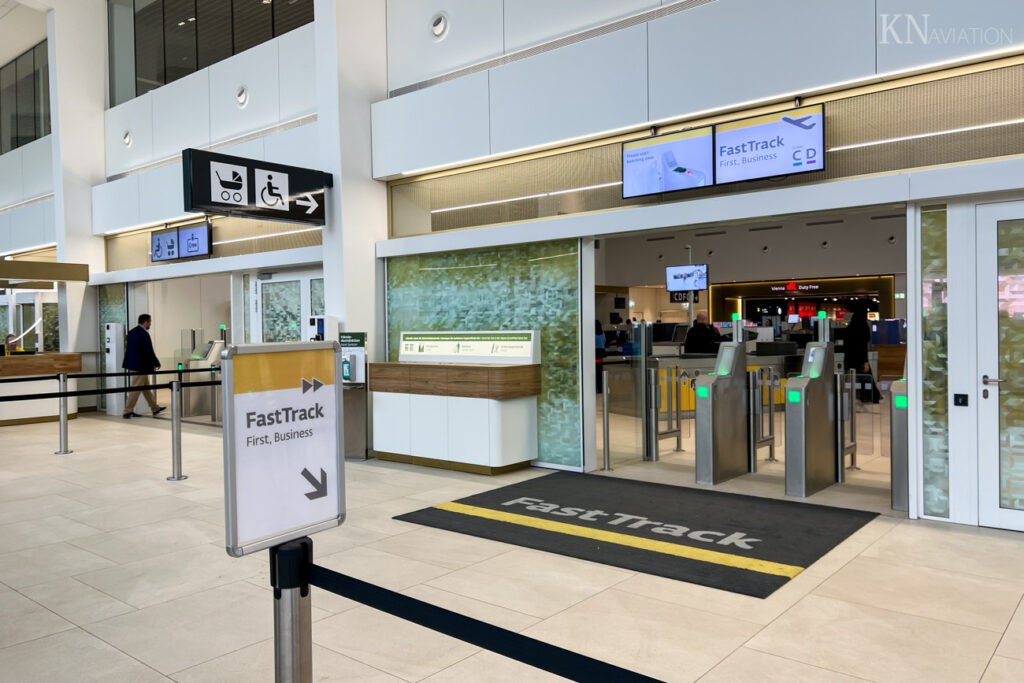 Star Alliance Gold Track Explained (& A Complete List of Airports ...